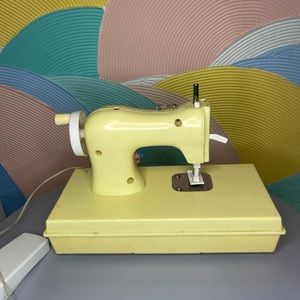 My Little Pony | Other | 984 My Little Pony Sewing Machine Working ...